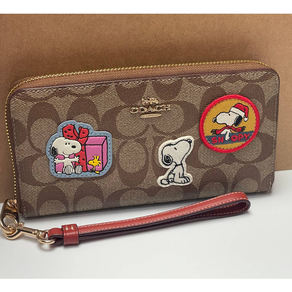Coach | Bags | Coach X Peanuts Long Zip Around Wallet In Signature ...